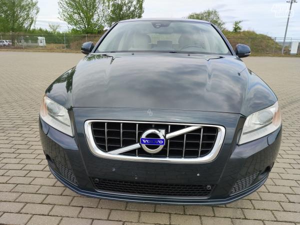 Black Volvo V70 2011 in Marijampole, with an engine capacity of 1.60 L and mileage of 210 thousand km for 4350 €, photo 3 on AUTOMOTO.COM.LV