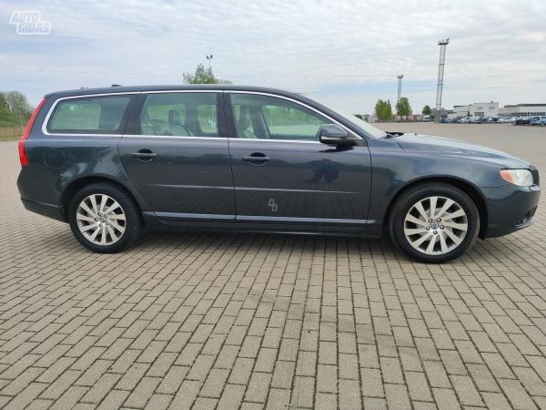 Black Volvo V70 2011 in Marijampole, with an engine capacity of 1.60 L and mileage of 210 thousand km for 4350 €, photo 4 on AUTOMOTO.COM.LV