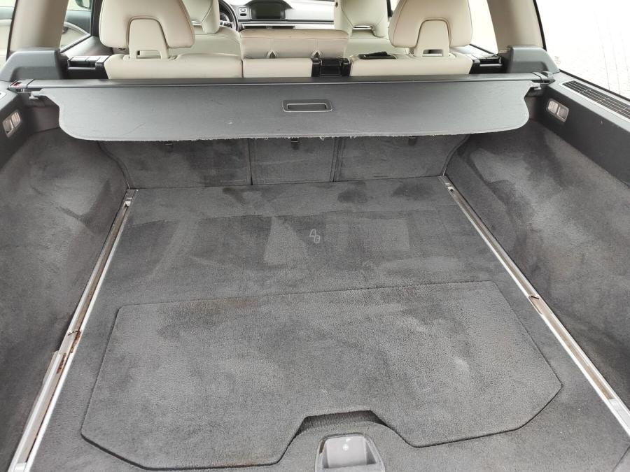 Black Volvo V70 2011 in Marijampole, with an engine capacity of 1.60 L and mileage of 210 thousand km for 4350 €, photo 17 on AUTOMOTO.COM.LV