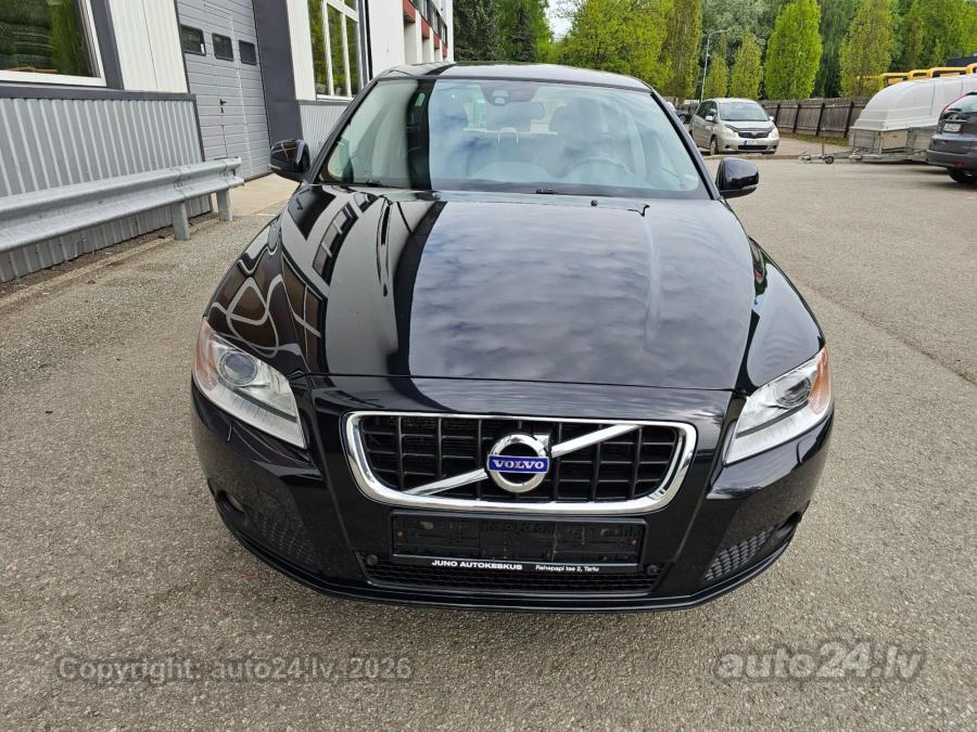 Melns Volvo V70 2011 Tartu, ar dzinēja tilpumu 2.00 L un nobraukumu 288 tūkst. km par 6400 €, foto 3 vietnē AUTOMOTO.COM.LV