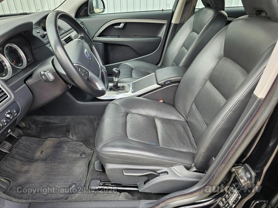 Melns Volvo V70 2011 Tartu, ar dzinēja tilpumu 2.00 L un nobraukumu 288 tūkst. km par 6400 €, foto 9 vietnē AUTOMOTO.COM.LV