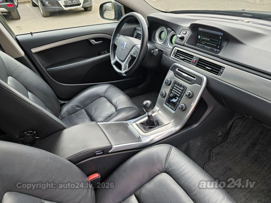 Melns Volvo V70 2011 Tartu, ar dzinēja tilpumu 2.00 L un nobraukumu 288 tūkst. km par 6400 €, foto 12 vietnē AUTOMOTO.COM.LV