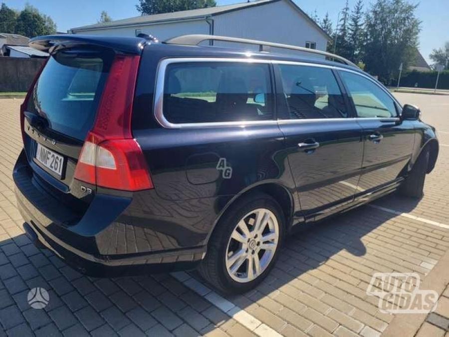 Black Volvo V70 2011 in Vilkaviskis, with an engine capacity of 2.00 L and mileage of 366 thousand km for 4490 €, photo 4 on AUTOMOTO.COM.LV