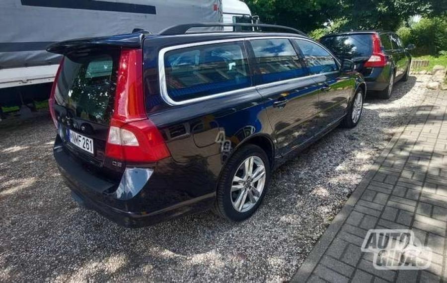 Black Volvo V70 2011 in Vilkaviskis, with an engine capacity of 2.00 L and mileage of 366 thousand km for 4490 €, photo 14 on AUTOMOTO.COM.LV