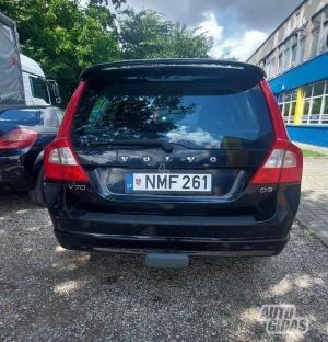 Black Volvo V70 2011 in Vilkaviskis, with an engine capacity of 2.00 L and mileage of 366 thousand km for 4490 €, photo 16 on AUTOMOTO.COM.LV