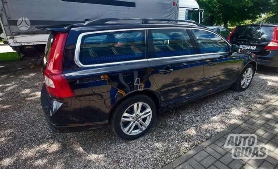 Black Volvo V70 2011 in Vilkaviskis, with an engine capacity of 2.00 L and mileage of 366 thousand km for 4490 €, photo 20 on AUTOMOTO.COM.LV