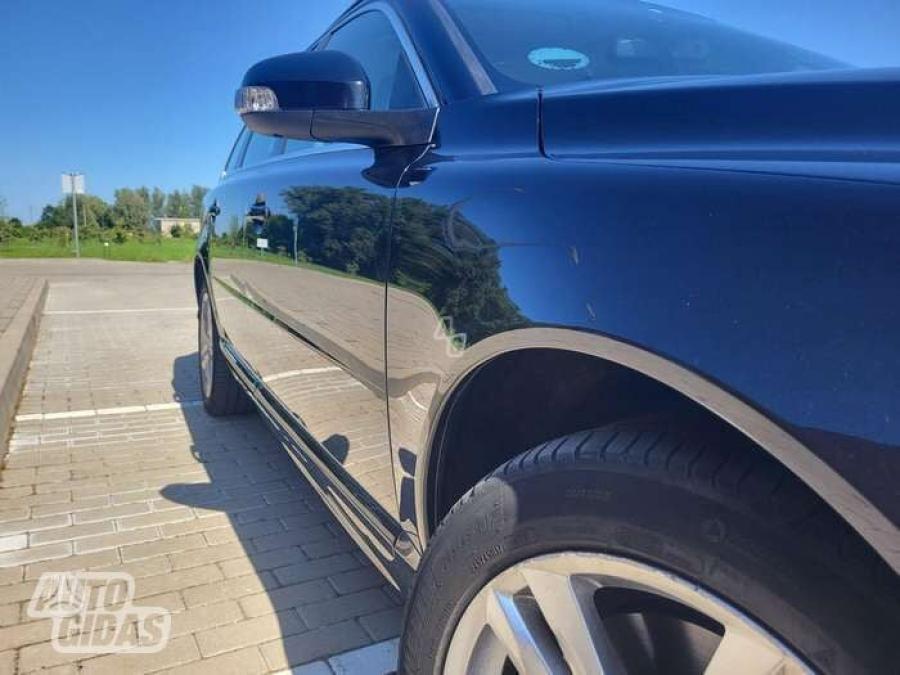 Black Volvo V70 2011 in Vilkaviskis, with an engine capacity of 2.00 L and mileage of 366 thousand km for 4490 €, photo 21 on AUTOMOTO.COM.LV