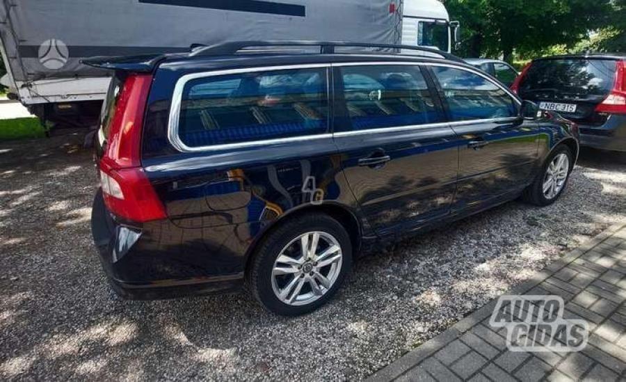 Black Volvo V70 2011 in Vilkaviskis, with an engine capacity of 2.00 L and mileage of 366 thousand km for 4490 €, photo 23 on AUTOMOTO.COM.LV