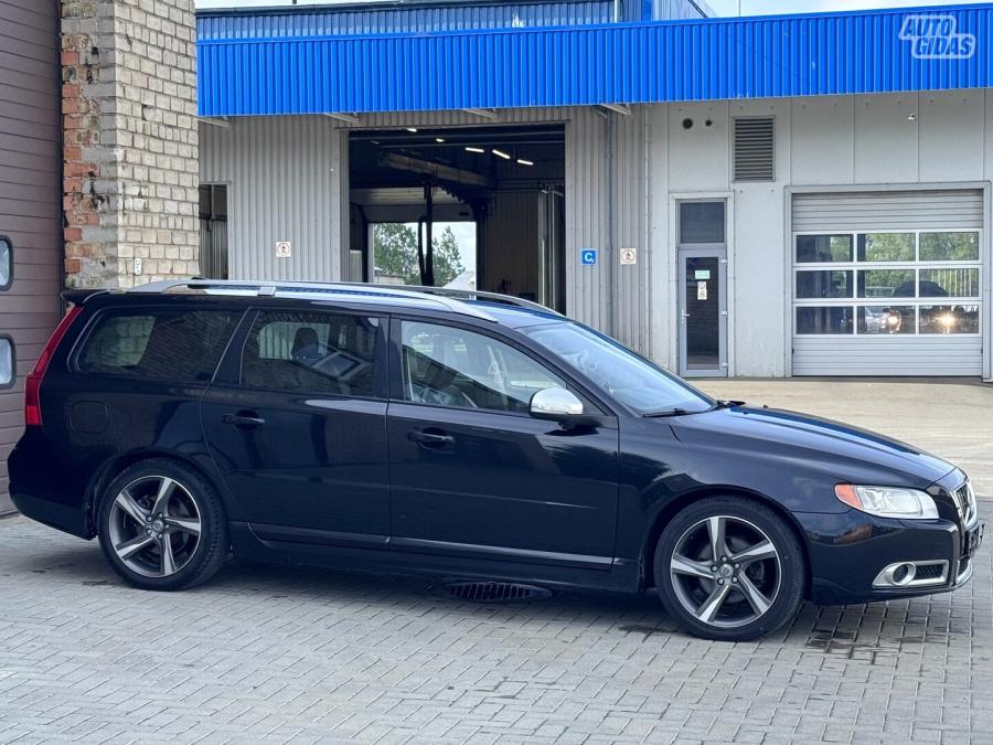 Black Volvo V70 2011 in Kretinga, with an engine capacity of 2.00 L and mileage of 178 thousand km for 6950 €, photo 5 on AUTOMOTO.COM.LV