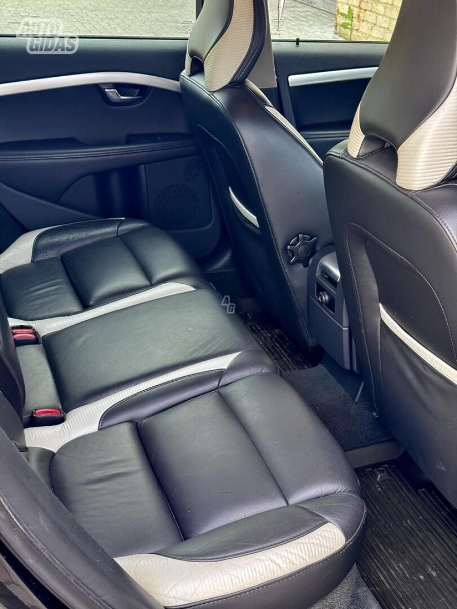 Black Volvo V70 2011 in Kretinga, with an engine capacity of 2.00 L and mileage of 178 thousand km for 6950 €, photo 14 on AUTOMOTO.COM.LV