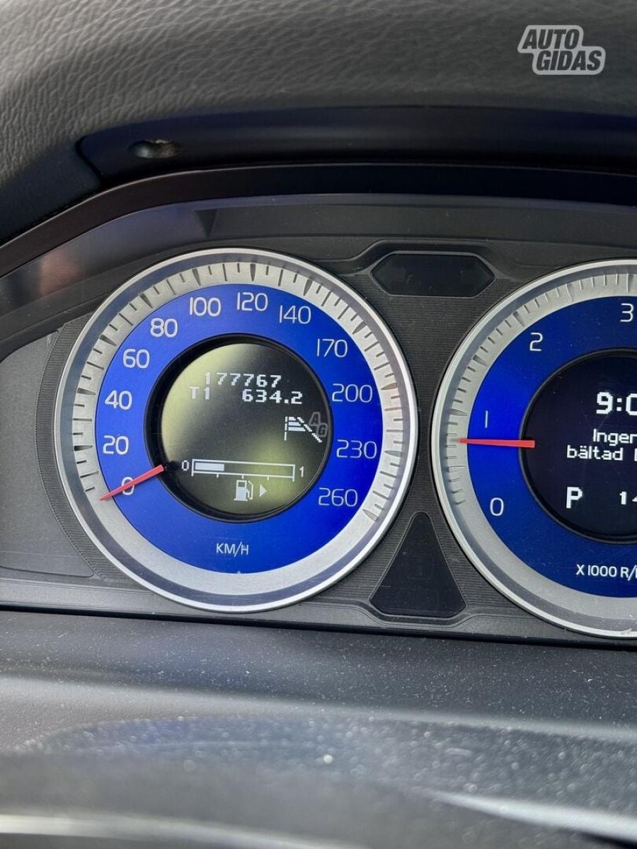Black Volvo V70 2011 in Kretinga, with an engine capacity of 2.00 L and mileage of 178 thousand km for 6950 €, photo 19 on AUTOMOTO.COM.LV