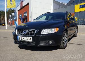 Black Volvo V70 2011 in Riga, with an engine capacity of 2.00 L and mileage of 369 thousand km for 5250 €, photo 3 on AUTOMOTO.COM.LV