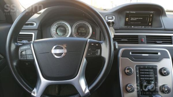 Black Volvo V70 2011 in Riga, with an engine capacity of 2.00 L and mileage of 369 thousand km for 5250 €, photo 5 on AUTOMOTO.COM.LV