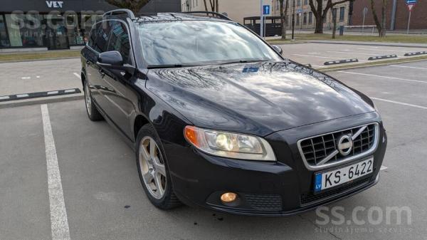 Black Volvo V70 2011 in Riga, with an engine capacity of 2.00 L and mileage of 324 thousand km for 5000 €, photo 1 on AUTOMOTO.COM.LV