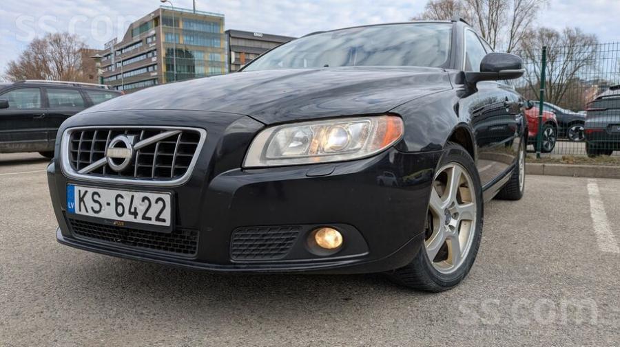 Melns Volvo V70 2011 Rīga, ar dzinēja tilpumu 2.00 L un nobraukumu 324 tūkst. km par 5000 €, foto 3 vietnē AUTOMOTO.COM.LV