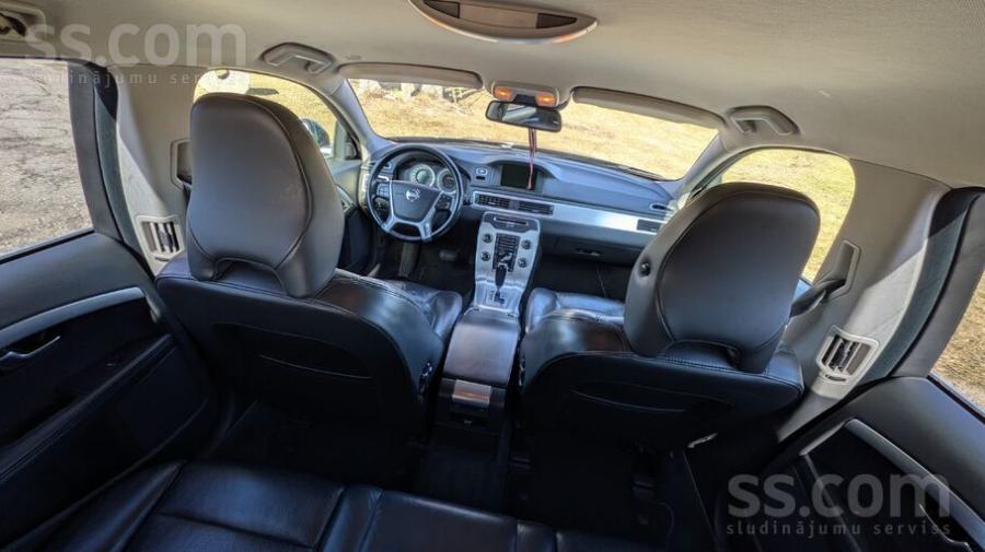 Melns Volvo V70 2011 Rīga, ar dzinēja tilpumu 2.00 L un nobraukumu 324 tūkst. km par 5000 €, foto 12 vietnē AUTOMOTO.COM.LV