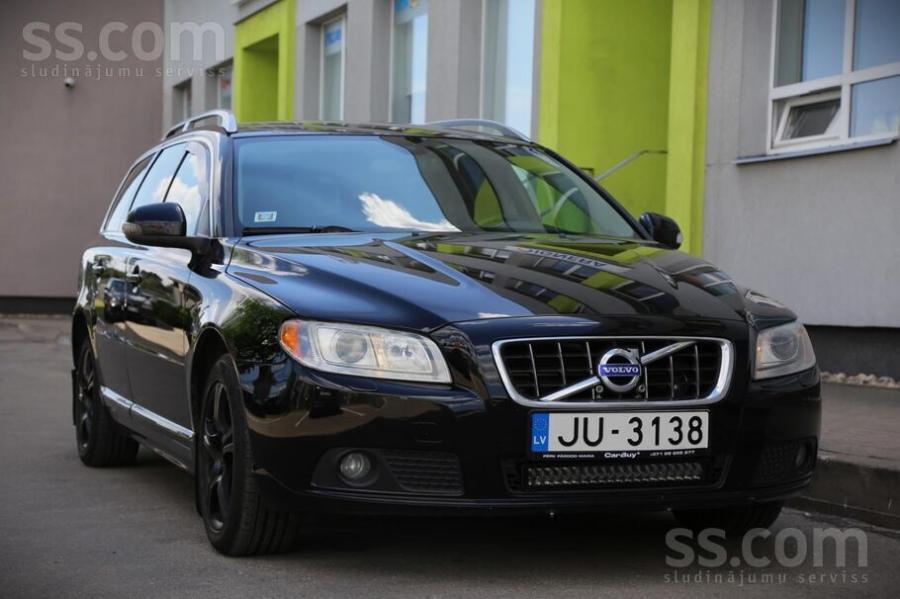 Black Volvo V70 2011 in Riga, with an engine capacity of 2.50 L and mileage of 0 thousand km for 3995 €, photo 5 on AUTOMOTO.COM.LV