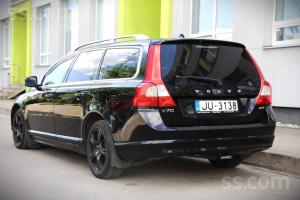 Black Volvo V70 2011 in Riga, with an engine capacity of 2.50 L and mileage of 0 thousand km for 3995 €, photo 6 on AUTOMOTO.COM.LV