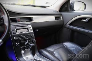 Black Volvo V70 2011 in Riga, with an engine capacity of 2.50 L and mileage of 0 thousand km for 3995 €, photo 11 on AUTOMOTO.COM.LV