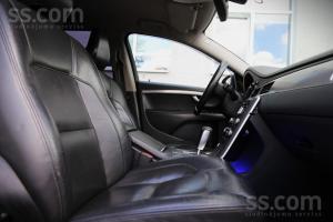 Black Volvo V70 2011 in Riga, with an engine capacity of 2.50 L and mileage of 0 thousand km for 3995 €, photo 12 on AUTOMOTO.COM.LV