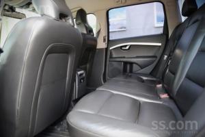 Black Volvo V70 2011 in Riga, with an engine capacity of 2.50 L and mileage of 0 thousand km for 3995 €, photo 15 on AUTOMOTO.COM.LV