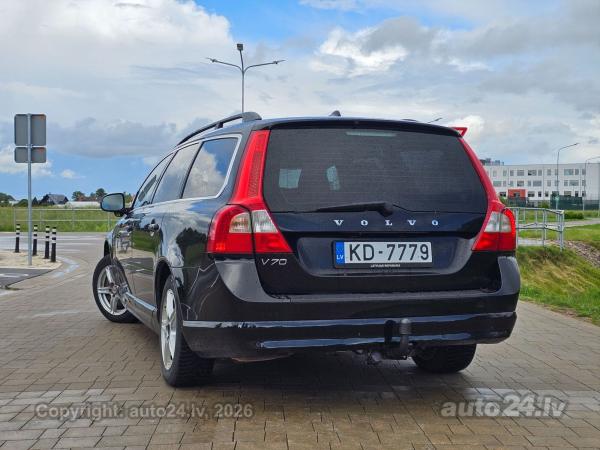 Черный Вольво В70 2011 в Рига, объемом двигателя 2.00 л и пробегом 412 тыс. км за 3800 €, фото 2 на AUTOMOTO.COM.LV