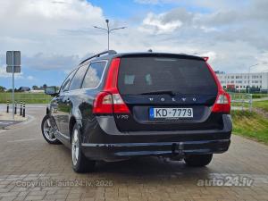 Black Volvo V70 2011 in Riga, with an engine capacity of 2.00 L and mileage of 412 thousand km for 3800 €, photo 3 on AUTOMOTO.COM.LV