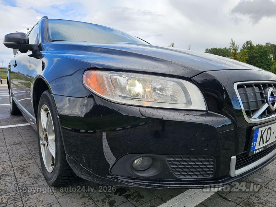 Black Volvo V70 2011 in Riga, with an engine capacity of 2.00 L and mileage of 412 thousand km for 3800 €, photo 8 on AUTOMOTO.COM.LV