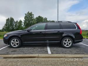 Black Volvo V70 2011 in Riga, with an engine capacity of 2.00 L and mileage of 412 thousand km for 3800 €, photo 9 on AUTOMOTO.COM.LV