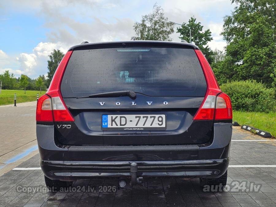 Black Volvo V70 2011 in Riga, with an engine capacity of 2.00 L and mileage of 412 thousand km for 3800 €, photo 11 on AUTOMOTO.COM.LV