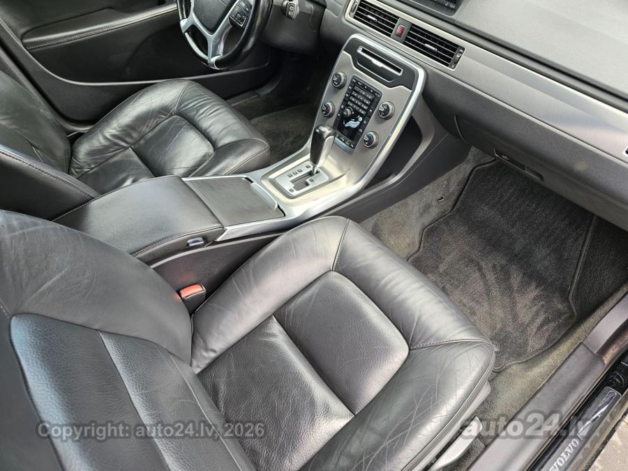 Black Volvo V70 2011 in Riga, with an engine capacity of 2.00 L and mileage of 412 thousand km for 3800 €, photo 19 on AUTOMOTO.COM.LV