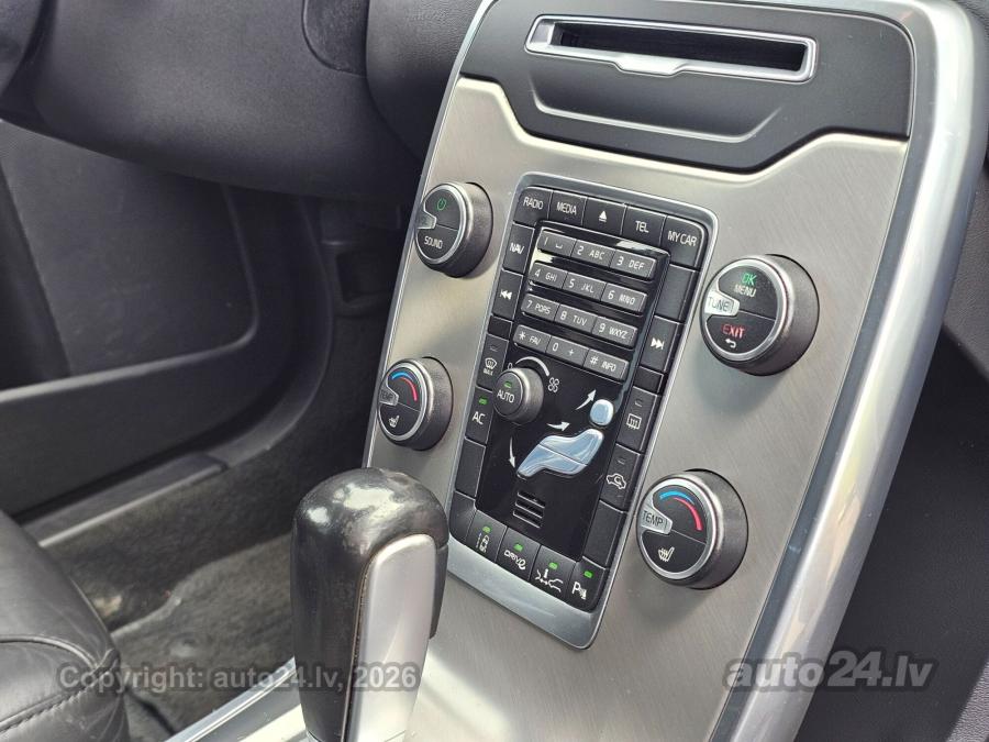 Black Volvo V70 2011 in Riga, with an engine capacity of 2.00 L and mileage of 412 thousand km for 3800 €, photo 25 on AUTOMOTO.COM.LV