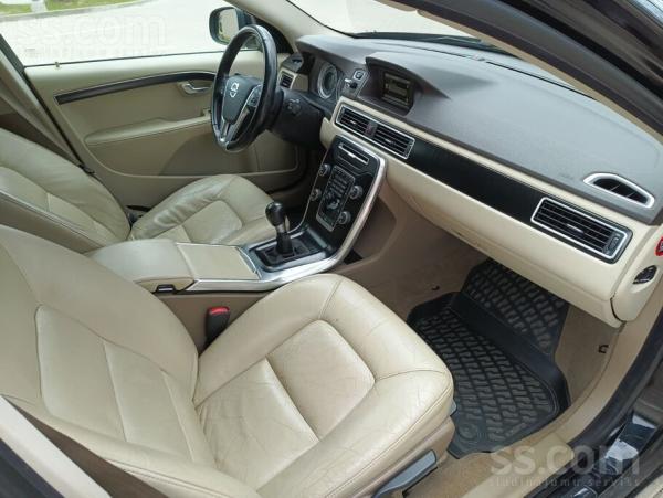 Melns Volvo V70 2011 Ludza, ar dzinēja tilpumu 2.40 L un nobraukumu 285 tūkst. km par 5000 €, foto 7 vietnē AUTOMOTO.COM.LV