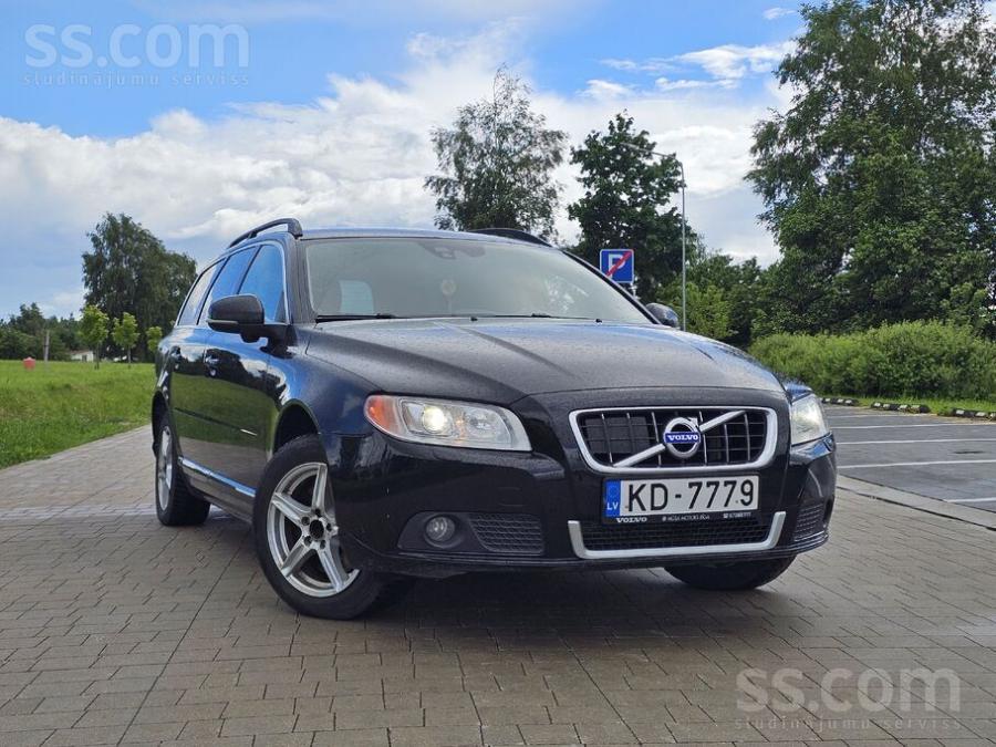 Black Volvo V70 2011 in Riga, with an engine capacity of 2.00 L and mileage of 412 thousand km for 3800 €, photo 1 on AUTOMOTO.COM.LV
