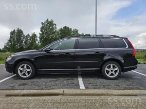 Black Volvo V70 2011 in Riga, with an engine capacity of 2.00 L and mileage of 412 thousand km for 3800 €, photo 7 on AUTOMOTO.COM.LV