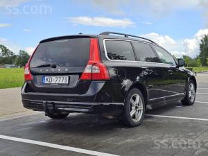 Black Volvo V70 2011 in Riga, with an engine capacity of 2.00 L and mileage of 412 thousand km for 3800 €, photo 10 on AUTOMOTO.COM.LV