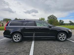 Black Volvo V70 2011 in Riga, with an engine capacity of 2.00 L and mileage of 412 thousand km for 3800 €, photo 11 on AUTOMOTO.COM.LV