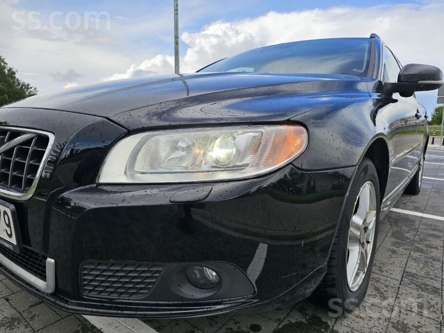 Black Volvo V70 2011 in Riga, with an engine capacity of 2.00 L and mileage of 412 thousand km for 3800 €, photo 12 on AUTOMOTO.COM.LV