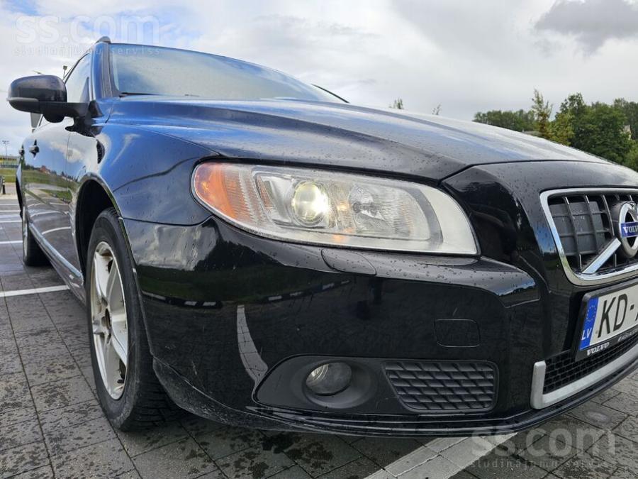 Black Volvo V70 2011 in Riga, with an engine capacity of 2.00 L and mileage of 412 thousand km for 3800 €, photo 13 on AUTOMOTO.COM.LV