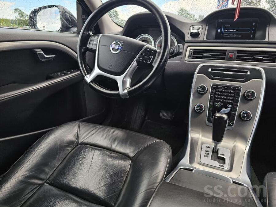 Black Volvo V70 2011 in Riga, with an engine capacity of 2.00 L and mileage of 412 thousand km for 3800 €, photo 19 on AUTOMOTO.COM.LV