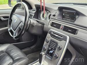 Black Volvo V70 2011 in Riga, with an engine capacity of 2.00 L and mileage of 412 thousand km for 3800 €, photo 24 on AUTOMOTO.COM.LV