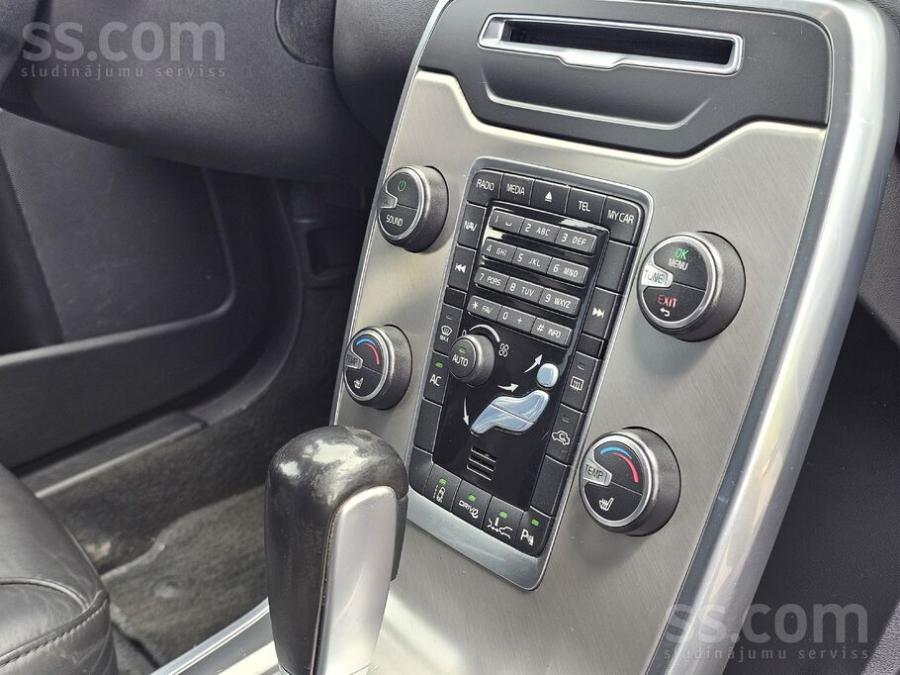 Black Volvo V70 2011 in Riga, with an engine capacity of 2.00 L and mileage of 412 thousand km for 3800 €, photo 25 on AUTOMOTO.COM.LV