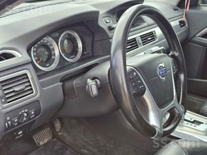 Black Volvo V70 2011 in Riga, with an engine capacity of 2.00 L and mileage of 412 thousand km for 3800 €, photo 26 on AUTOMOTO.COM.LV