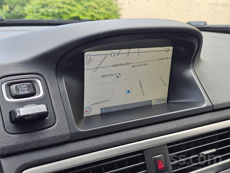 Black Volvo V70 2011 in Riga, with an engine capacity of 2.00 L and mileage of 412 thousand km for 3800 €, photo 29 on AUTOMOTO.COM.LV