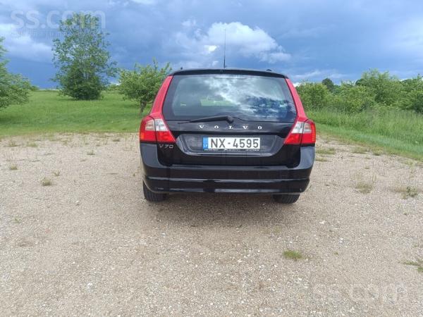 Melns Volvo V70 2011 Daugavpils, ar dzinēja tilpumu 2.00 L un nobraukumu 263 tūkst. km par 3400 €, foto 4 vietnē AUTOMOTO.COM.LV