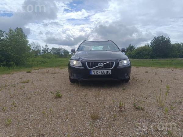 Melns Volvo V70 2011 Daugavpils, ar dzinēja tilpumu 2.00 L un nobraukumu 263 tūkst. km par 3400 €, foto 8 vietnē AUTOMOTO.COM.LV