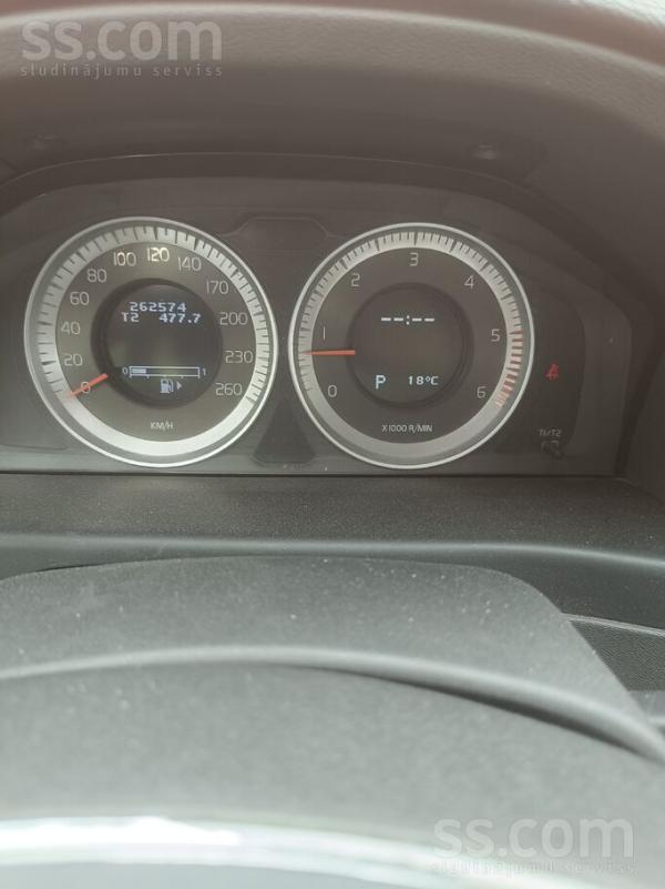 Melns Volvo V70 2011 Daugavpils, ar dzinēja tilpumu 2.00 L un nobraukumu 263 tūkst. km par 3400 €, foto 10 vietnē AUTOMOTO.COM.LV