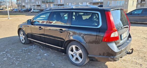 Черный Вольво В70 2011 в Екабпилс, объемом двигателя 2.40 л и пробегом 302 тыс. км за 4900 €, фото 6 на AUTOMOTO.COM.LV