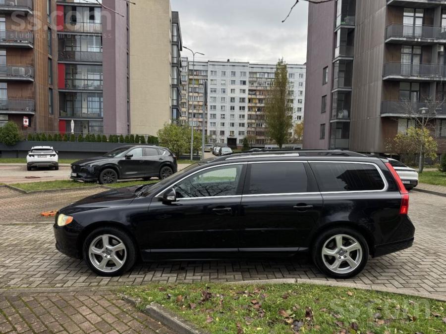 Melns Volvo V70 2011 Rīga, ar dzinēja tilpumu 2.40 L un nobraukumu 355 tūkst. km par 3290 €, foto 4 vietnē AUTOMOTO.COM.LV