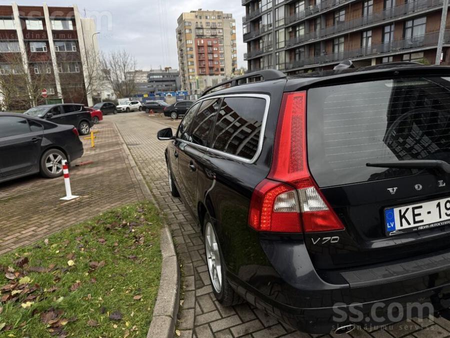 Melns Volvo V70 2011 Rīga, ar dzinēja tilpumu 2.40 L un nobraukumu 355 tūkst. km par 3290 €, foto 6 vietnē AUTOMOTO.COM.LV